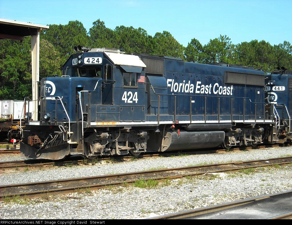 FEC GP40-2 424